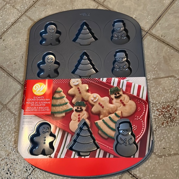 Wilton | Kitchen | Cookie Shapes Pan With 2cavity Brand New With Tags ...